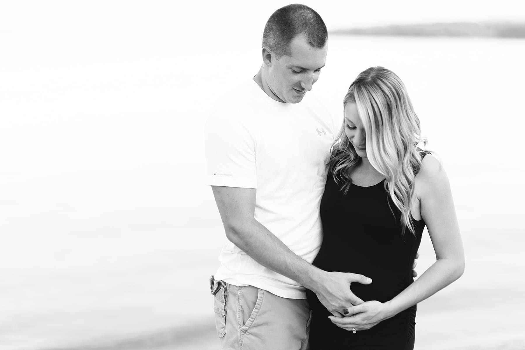 A Serene Lake Inspired Maternity Session - Julia Rebecca Photography ...